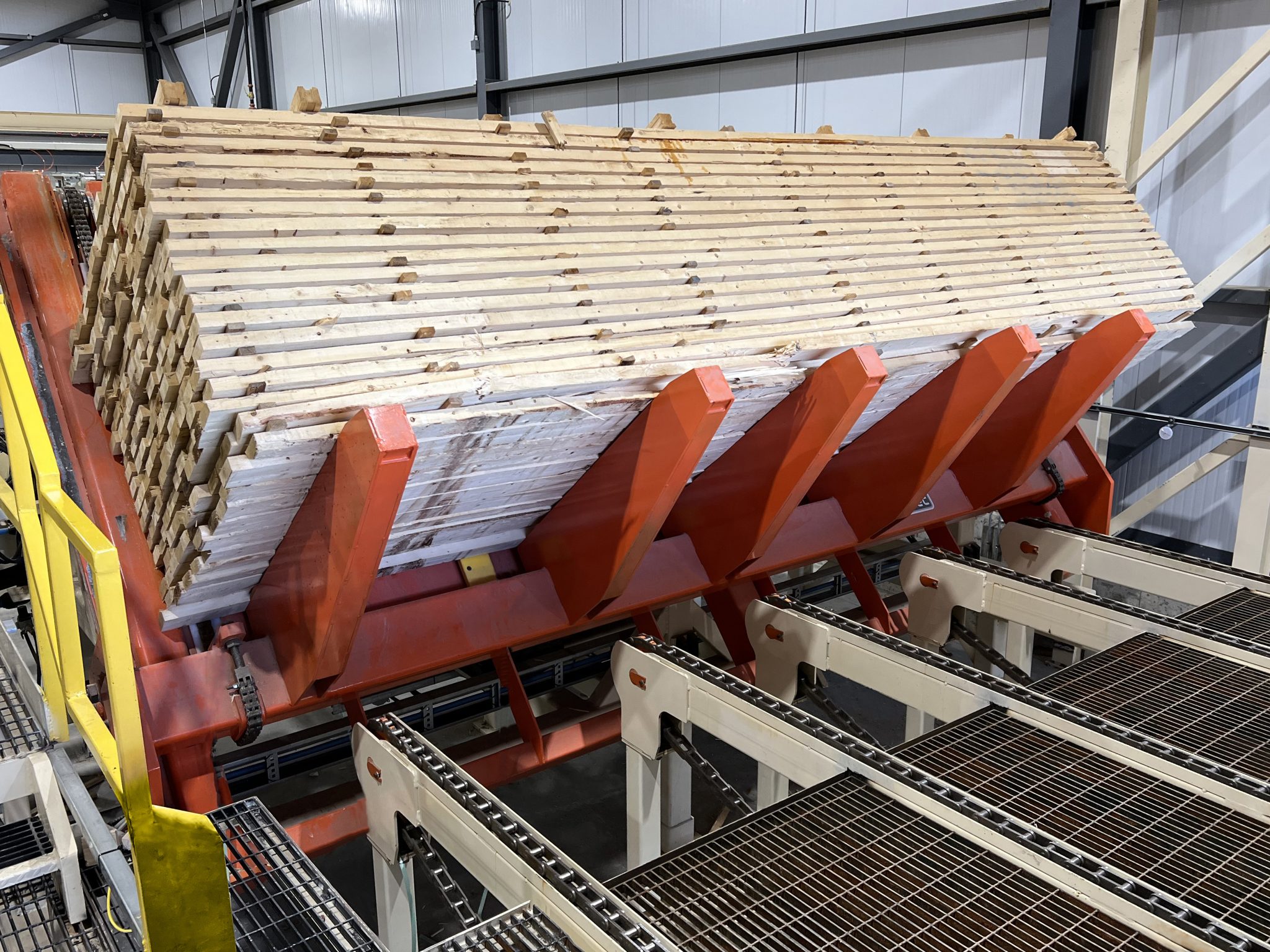 Tilt Hoist Unstacks Lumber Bundles Best Tilt Hoist video